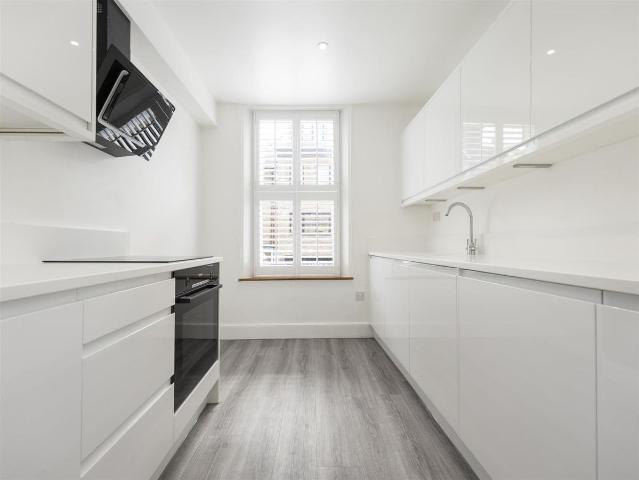 Old London Road, Kingston Upon Thames KT2, 2 bed flat to rent, £2,150 pcm | PrimeLocation