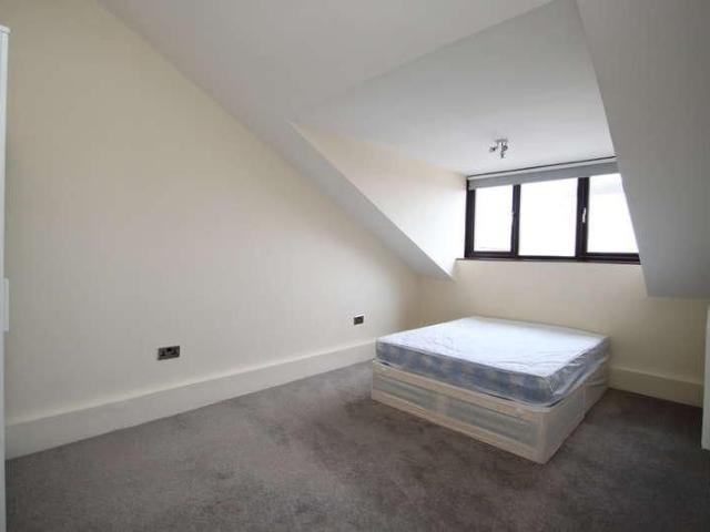 Old London Road, Kingston Upon Thames, KT2
