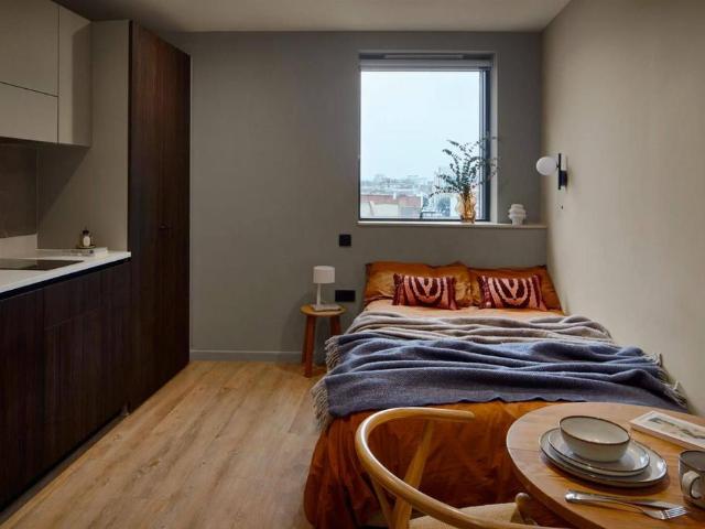 Old London Road, Kingston Upon Thames. Studio to rent £1,842 pcm £425 pw