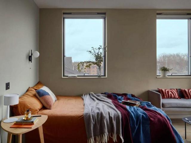 Old London Road, Kingston Upon Thames. Studio to rent £2,015 pcm £465 pw