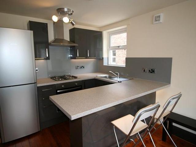 Old Lansdowne Road, Manchester M20 3 bed flat to rent £2,015 pcm £465 pw