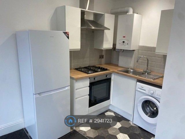 Old Lansdowne Road, Manchester M20, 1 bed flat to rent, £895 pcm | PrimeLocation