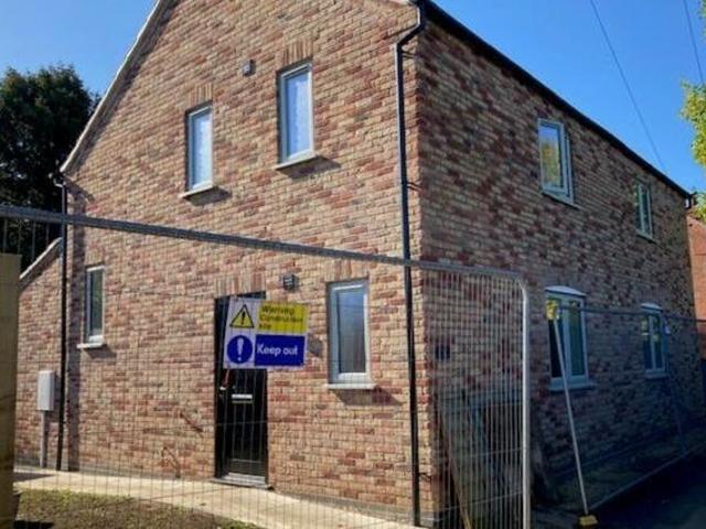 Old Lincoln Road, Caythorpe, 2 Bedroom Semi detached