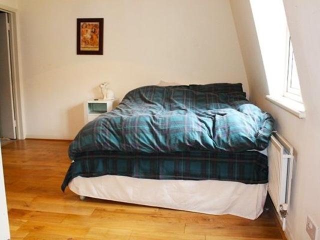 Old Montague Street, Aldgate East/Brick Lane E1, 5 bed town house to rent, £3,900 pcm | PrimeLocation