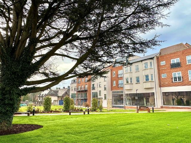 Old Market Place, Farnham GU9, 1 bed flat to rent, £1,630 pcm | PrimeLocation