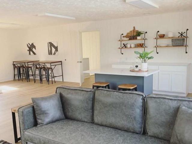 Old Mill Apartments 3 Bedroom Apartment for Rent at 10905 N Mill Ct, Omaha, NE 68154