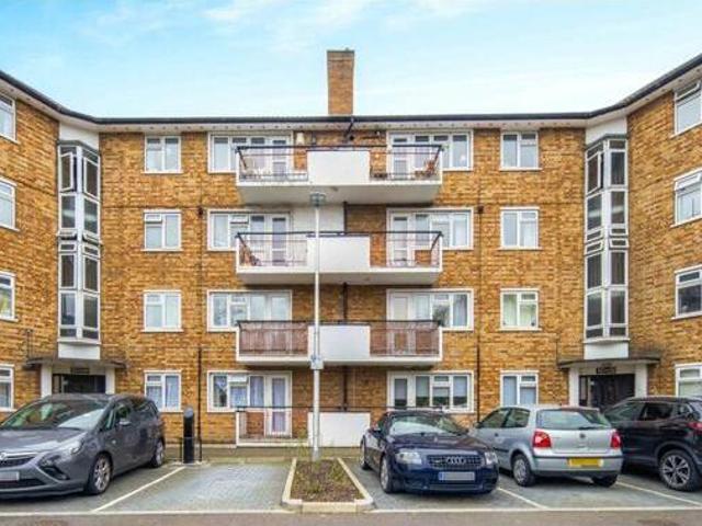 Old Mill Court, Chigwell Road, 2 Bedroom Flat