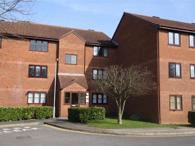 Old Mill Gardens, Berkhamsted 1 bed flat to rent £1,195 pcm £276 pw