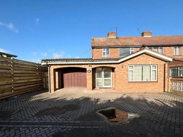 Old North Road, Bassingbourn, 3 Bedroom Semi detached