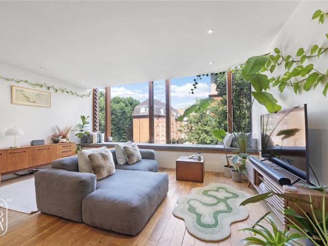 Old Nichol Street, London, E2 2 bed apartment to rent £3,400 pcm £785 pw