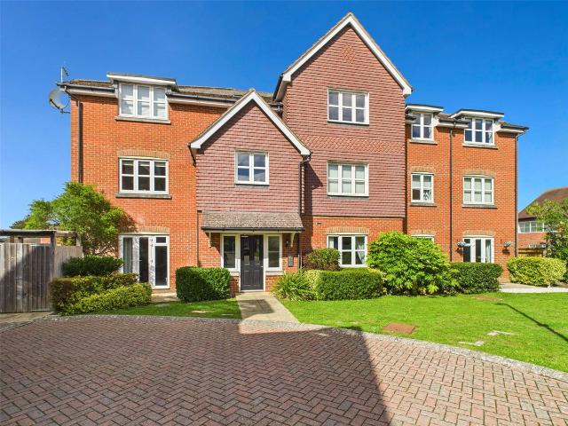Old Sawmill Place, Chinnor, Oxfordshire OX39, 2 bed flat to rent, £1,500 pcm | PrimeLocation