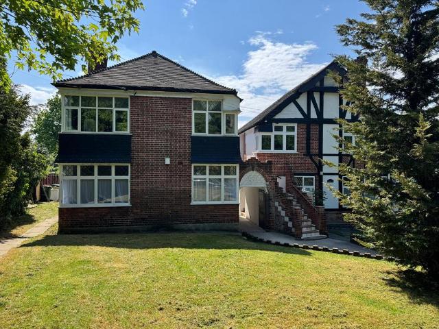 Old Saint Andrews Mansions, London, NW9 2 bed ground floor maisonette to rent £1,700 pcm £392 pw