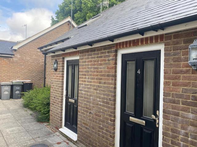 Old School Mews, Luton LU1, 1 bed link detached house to rent, £925 pcm | PrimeLocation