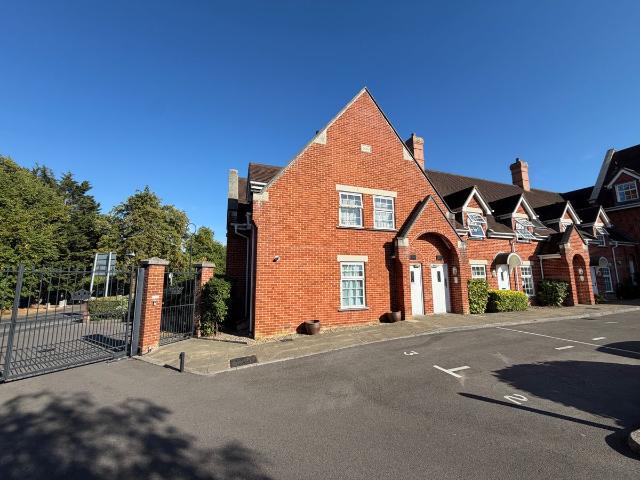 Old School Court, Fareham PO16, 1 bed flat to rent, £850 pcm | PrimeLocation