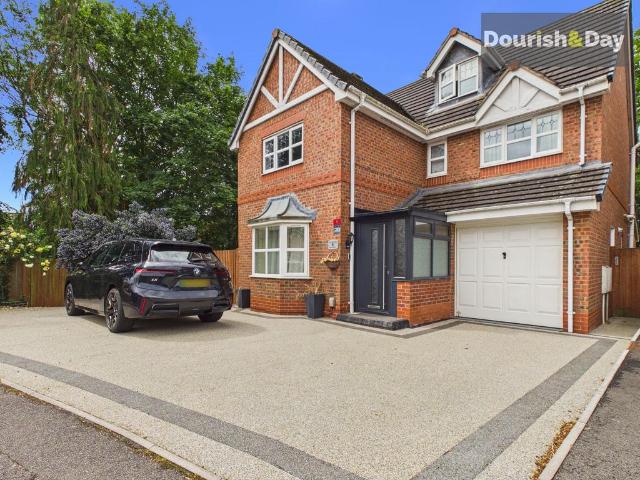 Old School Drive, Stafford ST16 4 bed detached house to rent £1,850 pcm £427 pw