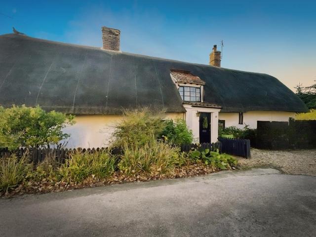 Old School Lane, CAMBRIDGE, CB22 3 bed property to rent £2,400 pcm £554 pw