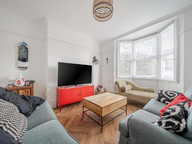 Old Shoreham Road, East Sussex BN1 3 bed house to rent £2,300 pcm £531 pw
