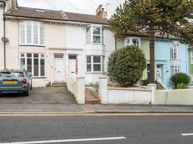 Old Shoreham Road, East Sussex BN1 3 bed house to rent £2,400 pcm £554 pw
