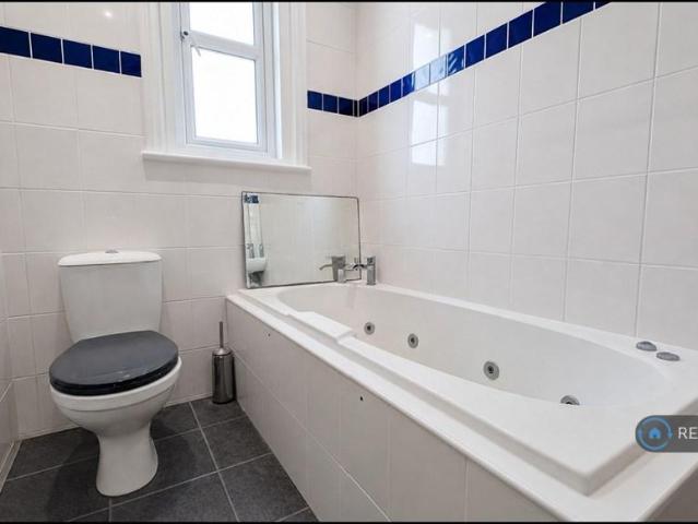 Old Shoreham Road, Hove, BN3 2 bed maisonette to rent £1,950 pcm £450 pw