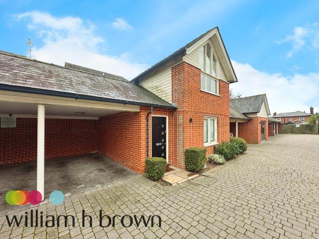Old St Michaels Drive, Braintree CM7, 2 bed link detached house to rent, £1,275 pcm | PrimeLocation