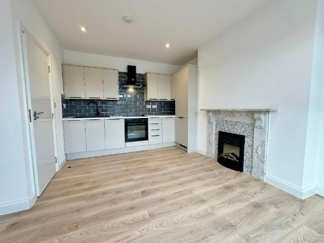 Old Station Road, Newmarket CB8, 1 bed flat to rent, £1,150 pcm | PrimeLocation