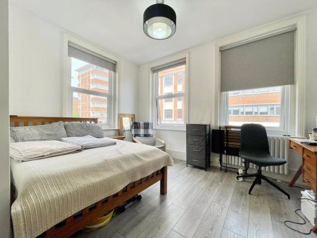 Old Street EC1V, Studio to rent, £1,600 pcm | PrimeLocation