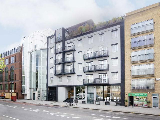 Old Street, London EC1V 2 bed flat to rent £3,000 pcm £692 pw