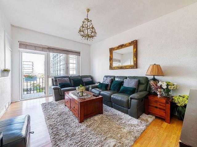 Old Street, London, EC1V 2 bed flat to rent £3,000 pcm £692 pw