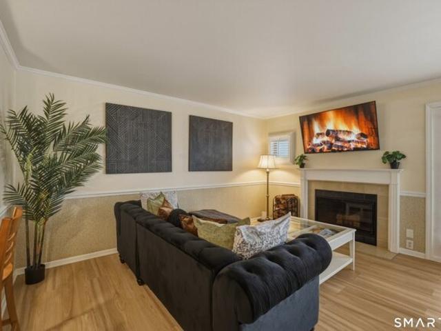 Old Pond Ln Unit,norwich, Condo For Sale