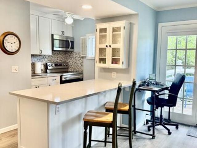 Old Pond Ln, Norwich, Condo For Sale