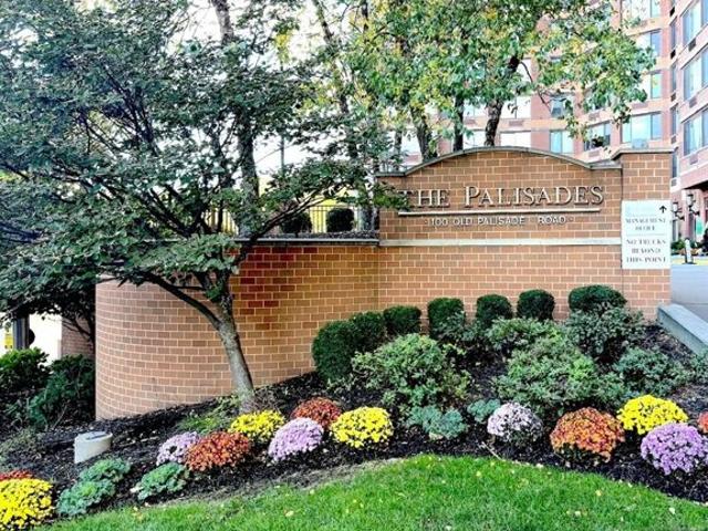 Old Palisade Rd Apt,fort Lee, Condo For Sale