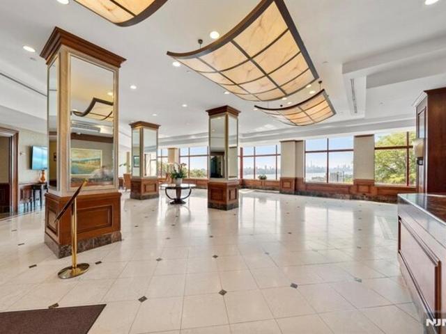 Old Palisade Rd Apt,fort Lee, Condo For Sale