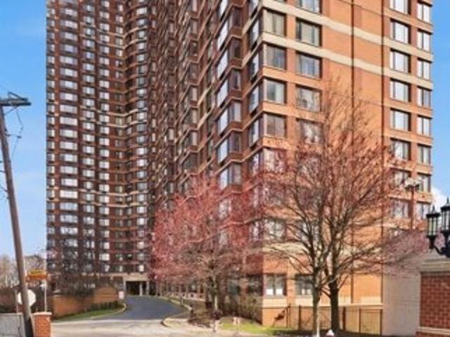 Old Palisade Rd Apt,fort Lee, Condo For Sale