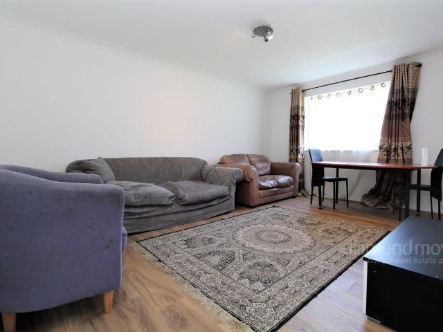 Old Park Mews, Hounslow TW5, 2 bed flat to rent, £1,550 pcm | PrimeLocation