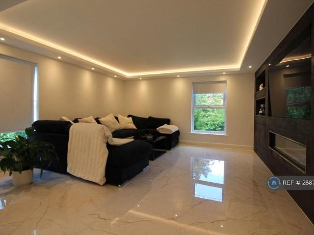 Old Park Road, Enfield, EN2 2 bed flat to rent £3,000 pcm £692 pw