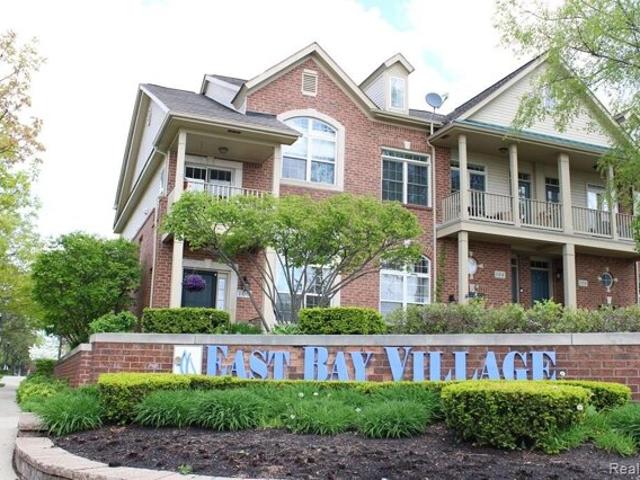 Old Pine Way Unit,walled Lake, Condo For Sale