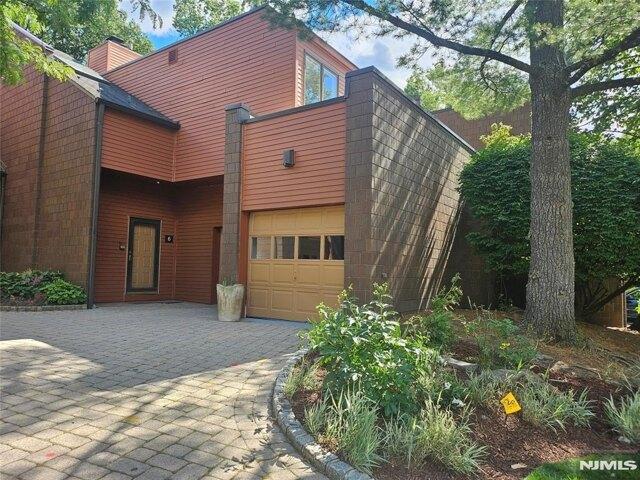 Old Quarry Rd, Englewood, Condo For Sale
