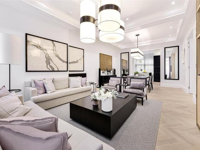 Old Queen Street, Westminster. 3 bed apartment to rent £13,500 pcm £3,115 pw