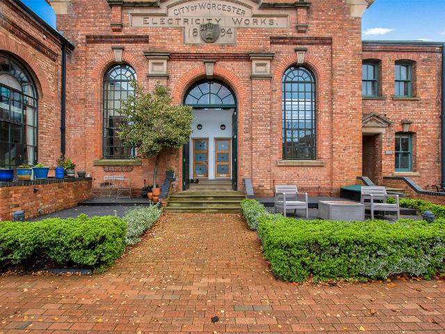 Old Road, Worcester WR2, 2 bed terraced house to rent, £1,300 pcm | PrimeLocation