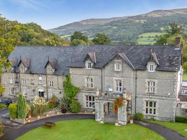 Old Rectory Country Hotel, Llangattock, 22 Bedroom Detached