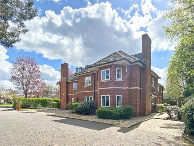 Old Rectory Court, Grove Cross Road, 2 Bedroom Maisonette