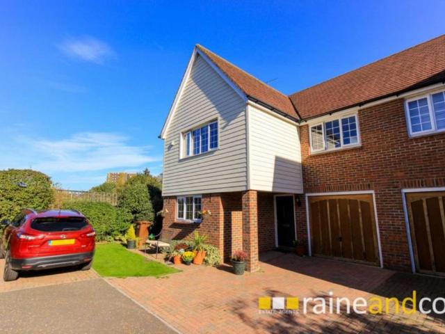 Old Rectory Drive, Hatfield 4 bed semi detached house to rent £3,300 pcm £762 pw