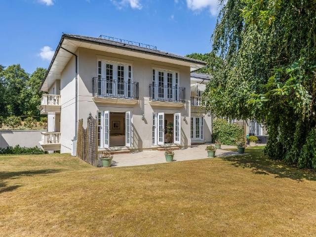 Old Redding, Harrow HA3, 2 bed flat to rent, £3,250 pcm | PrimeLocation
