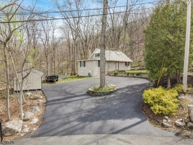 Old Woodland Trl, Jefferson Township, Home For Sale