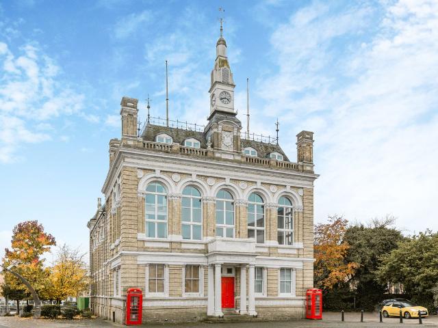 Old Town Hall TW18, 2 bed flat to rent, £1,800 pcm | PrimeLocation