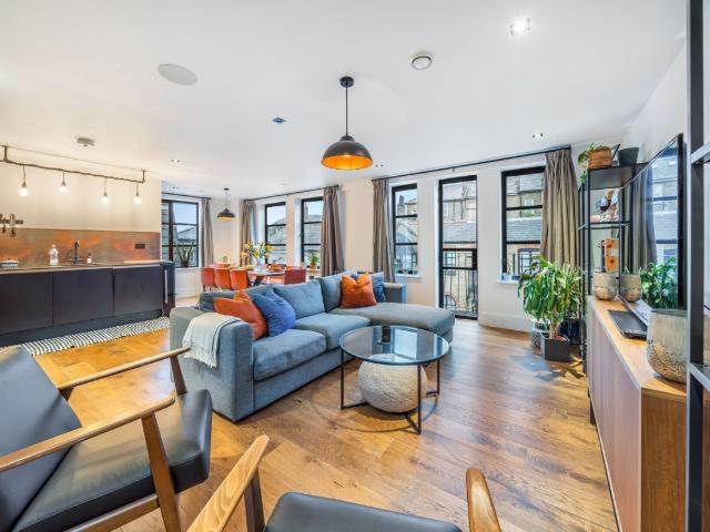 Old Town, Clapham, London SW4, 2 bed flat to rent, £4,000 pcm | PrimeLocation