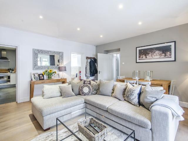 Old Town, London SW4, 2 bed flat to rent, £2,750 pcm | PrimeLocation