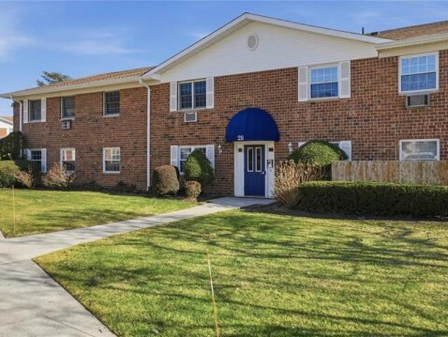 Old Town Rd Apt A, Port Jefferson Station, Property For Sale