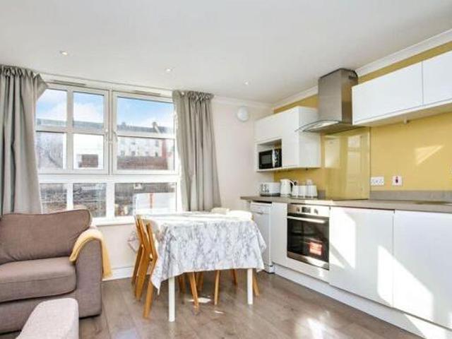 / Old Tolbooth Wynd, Old Town, 2 Bedroom Flat