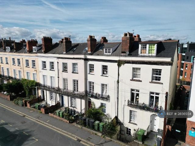 Old Tiverton Road, Exeter, EX4 2 bed flat to rent £1,175 pcm £271 pw